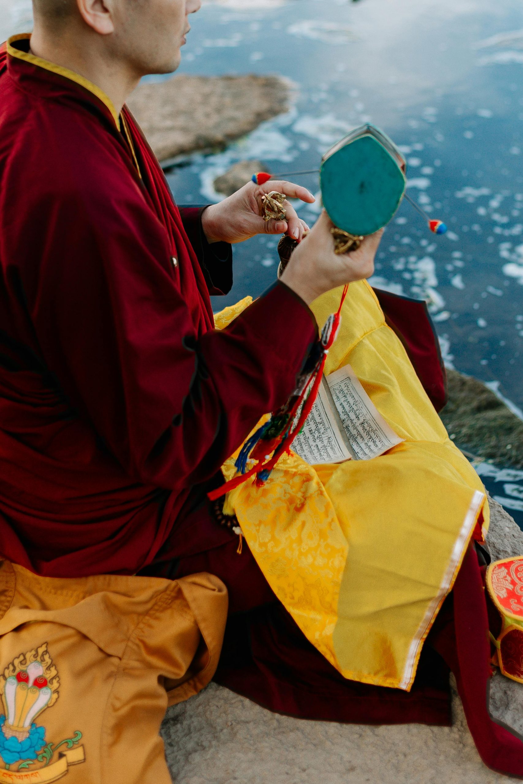Mantra Chanting: Overcoming the Trekking Challenges | Manasukh